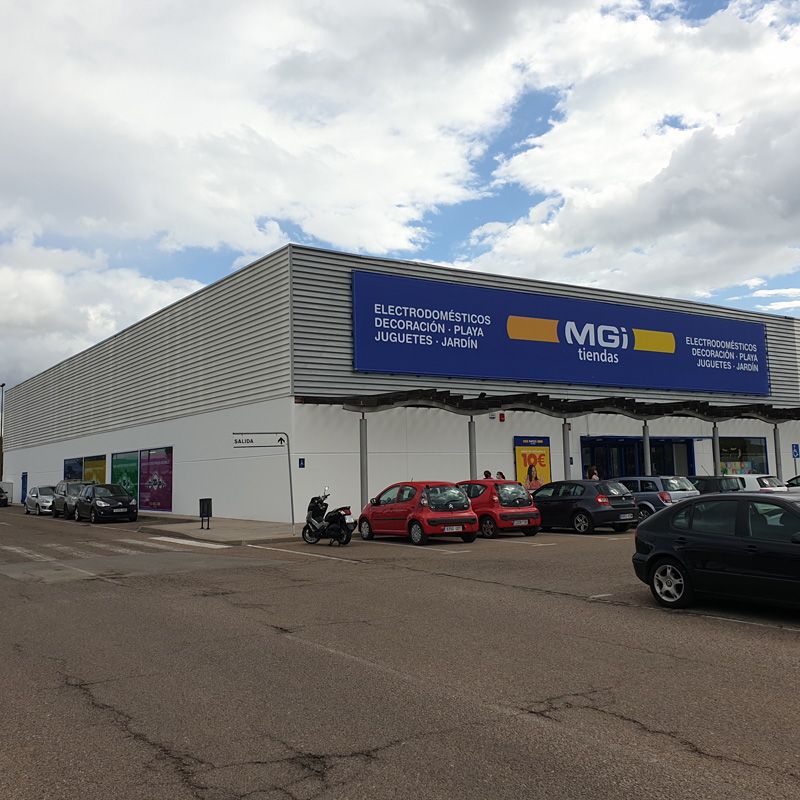 Abre sus puertas MGI - Parque Comercial El Golf